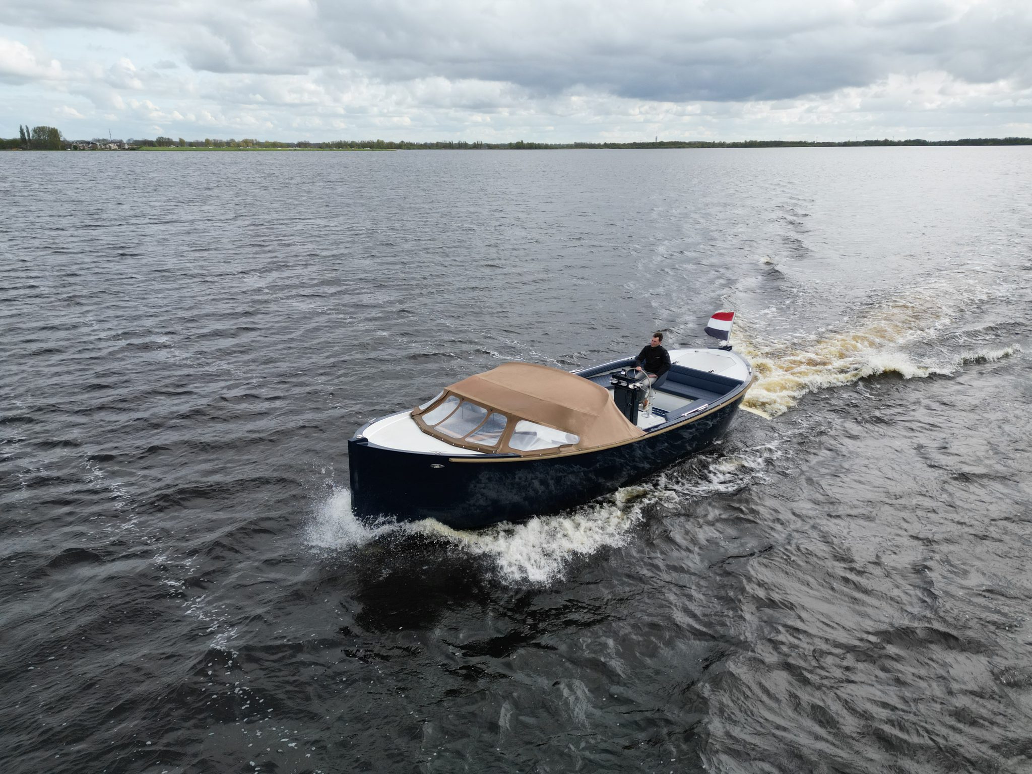 Prachtige Custom Build 10 Meter Sloep met 300 PK Suzuki Motor ...