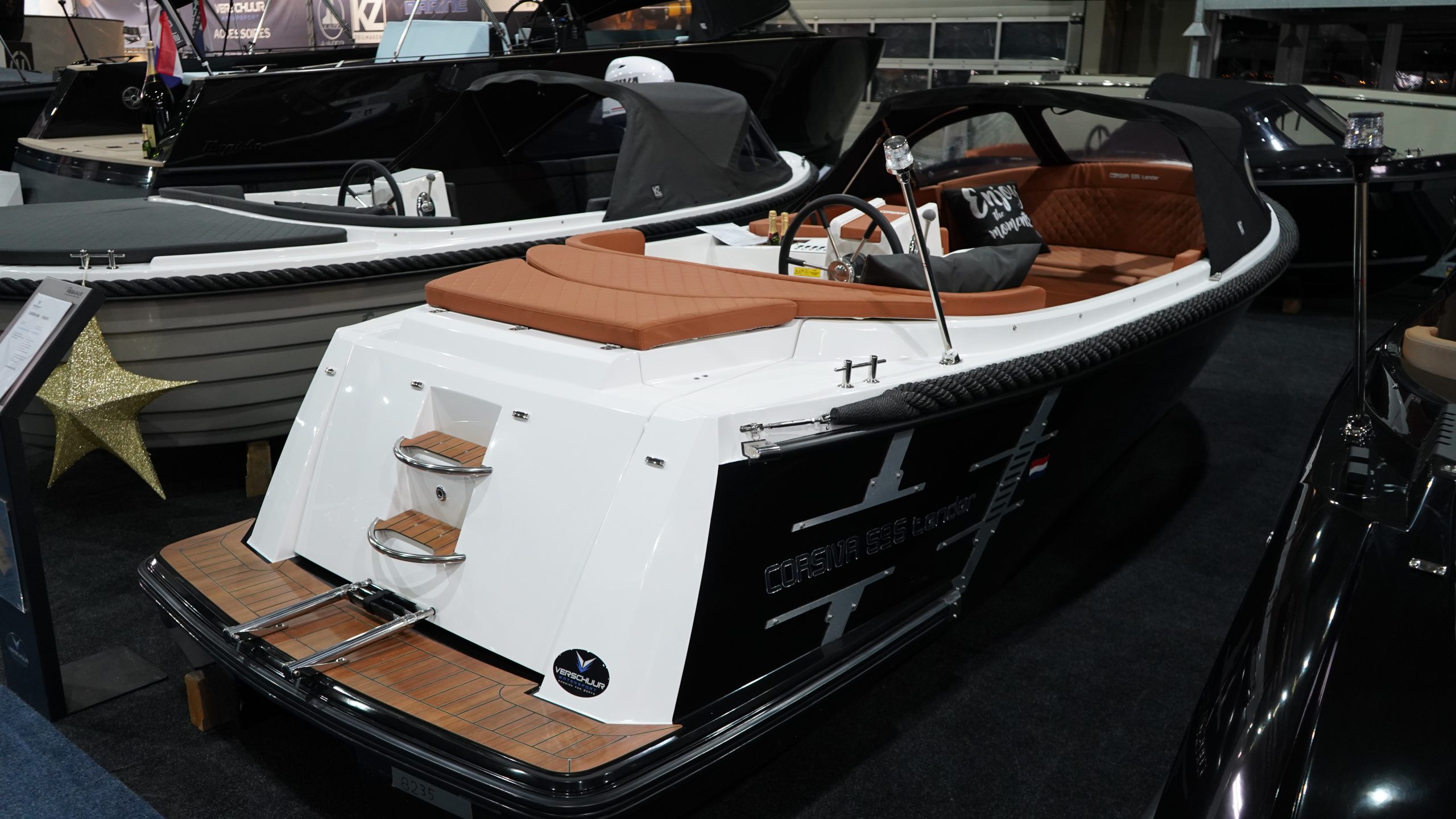 Corsiva 595 met 60 Pk, demo - Verschuur Watersport